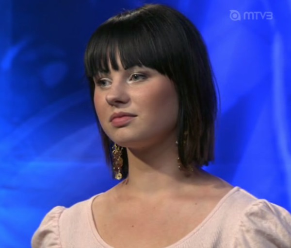 Marjo Parviainen lauloi tosi oudolla äänellä (S-kirjain) - Tampere